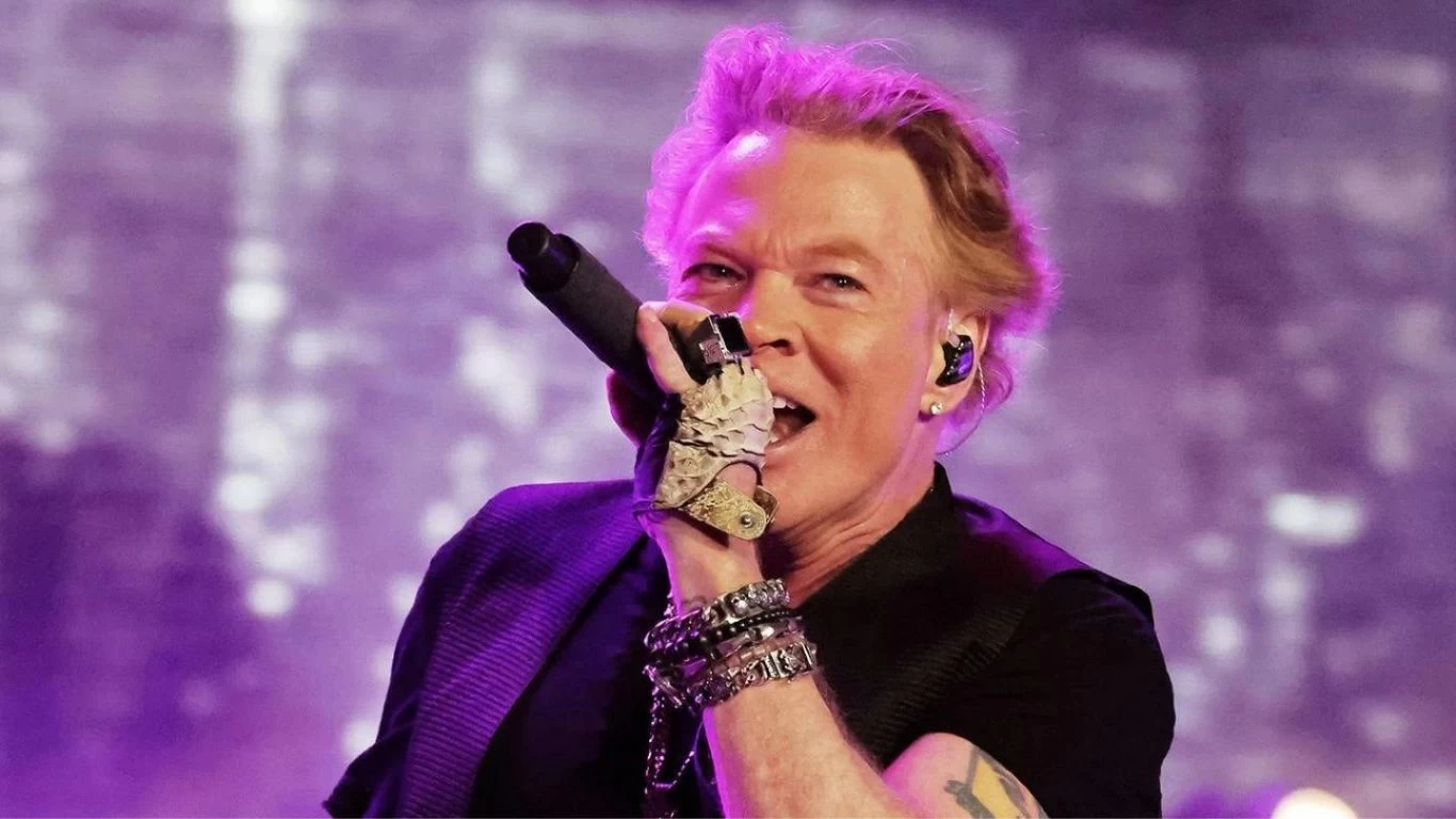 Axl Rose se pegó un palo en pleno show - FM Rock & Pop 95.9