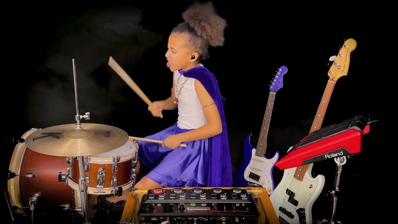 Immigrant Song por Nandi Bushell - FM Rock & Pop 95.9