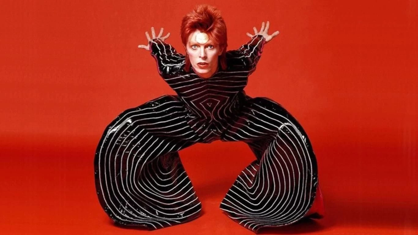 Mirá el nuevo videoclip de “Starman” con imágenes inéditas de David ...