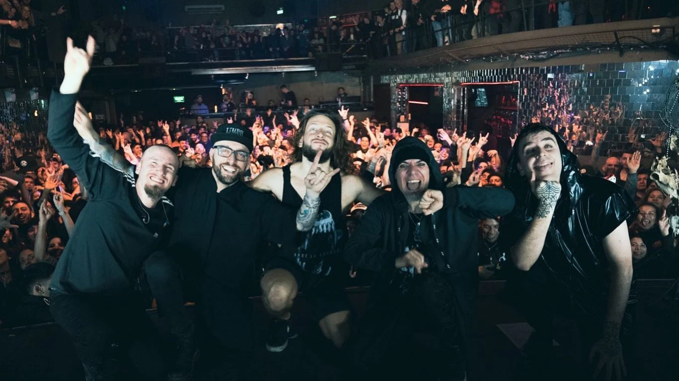 Arde La Sangre rompió el silencio en Niceto - FM Rock & Pop 95.9