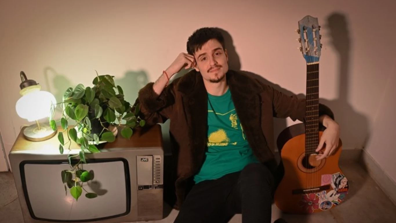 Microteatro: Ulises Butrón lanzó su EP debut - FM Rock & Pop 95.9